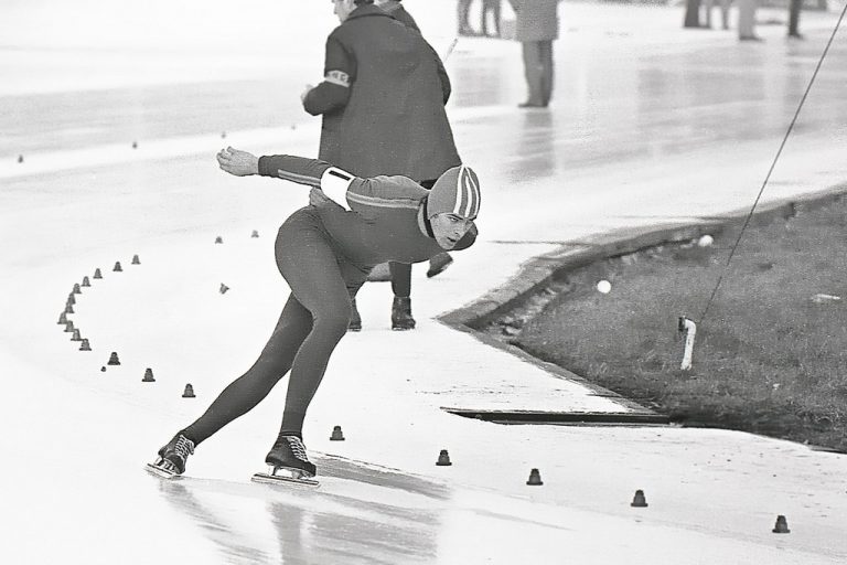 Ard Schenk was een Nederlandse schaatsheld samen met Kees Verkerk